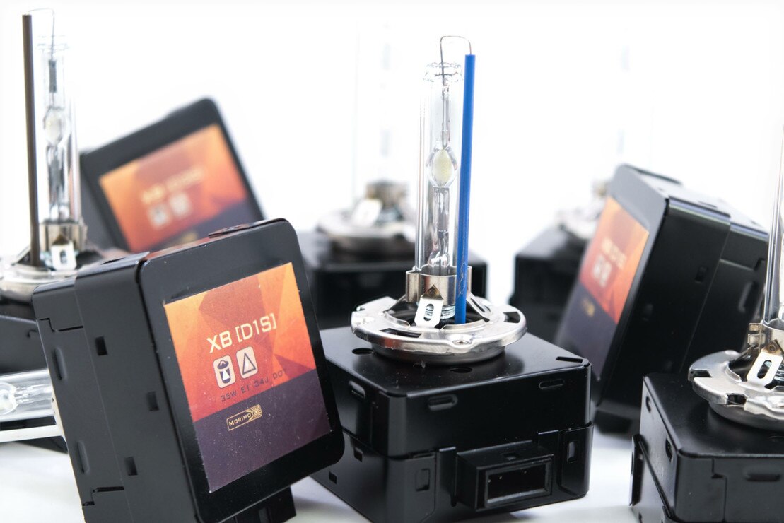 D1S: XB HID Bulbs 4500K-6000K Hues MM.N.072