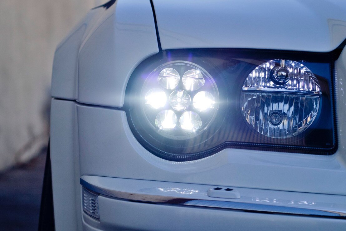 D2S: Elite HID System 2500hr lifespan Multiple Hues MM.N.061